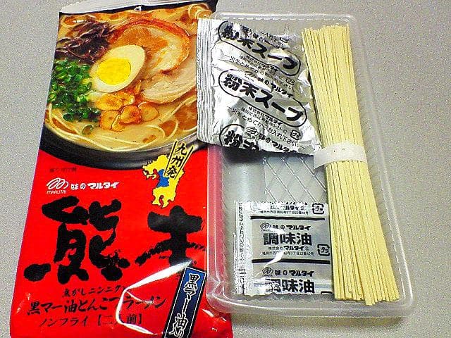 大特価￥10200　マルタイ熊本黒マー油とんこつラーメン
