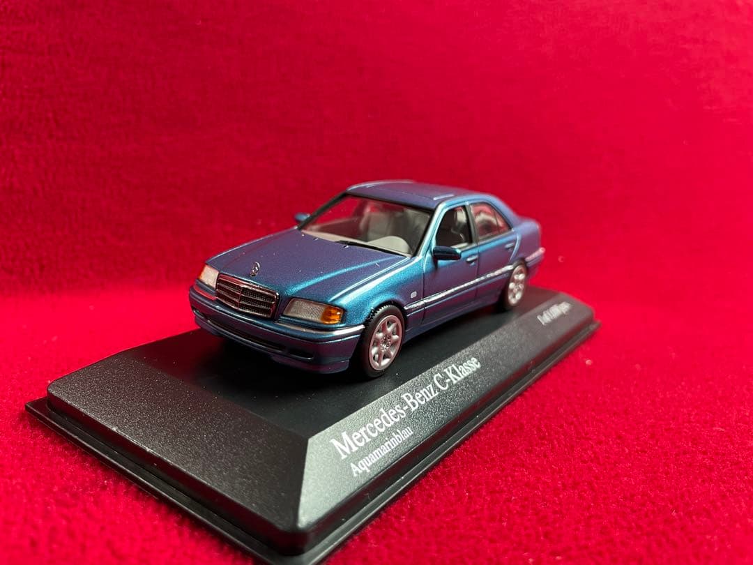 ミニチャンプス　メルセデスベンツ  Cクラス ) 1/43 ブルー　1997