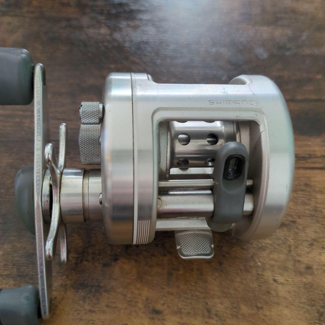 リール SHIMANO CALCUTTA200