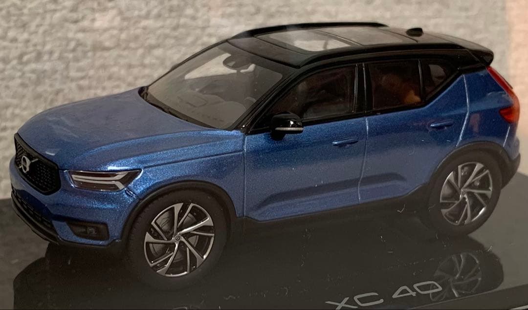 1/43 VOLVO特注 1/43 VOLVO XC40 バースティングブルー