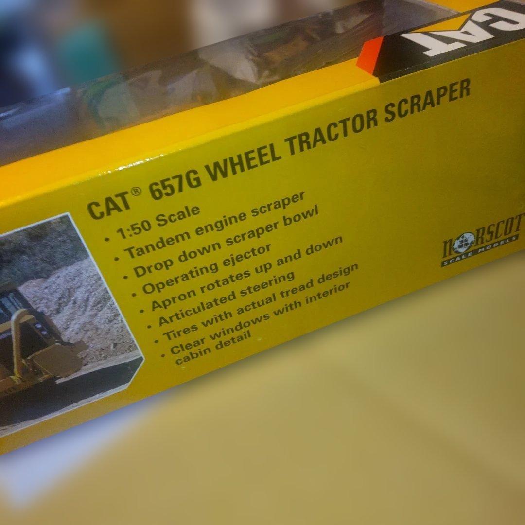 キャタピラー建機　CAT 657G Wheel Tractor Scraper