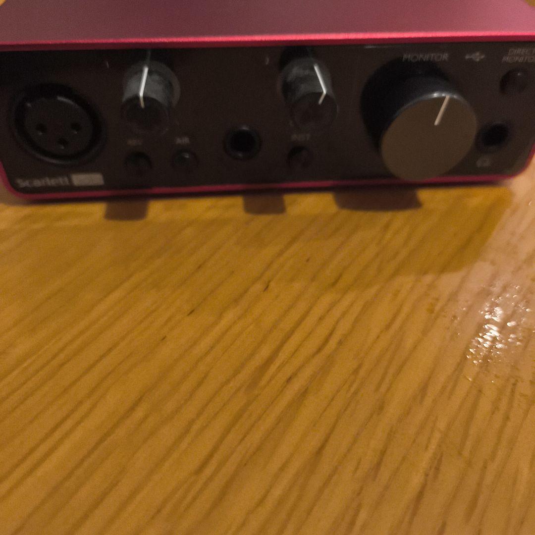 Focusrite Scarlett Solo レッド