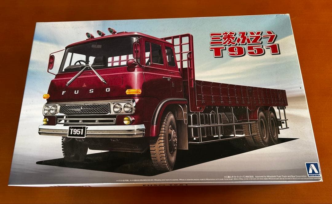三菱ふそうT951 プラモデル 1/32 デカールが欠品しています