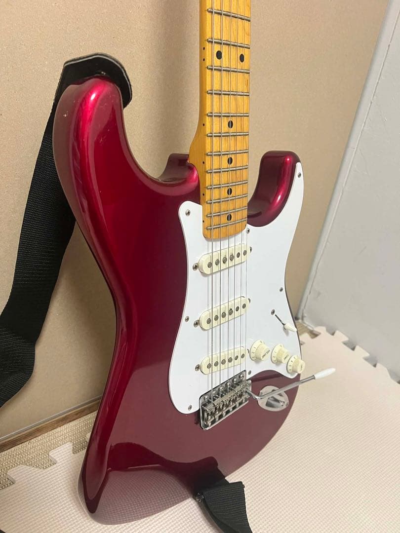 Fender Stratocaster のエレキギター (ケース付き)