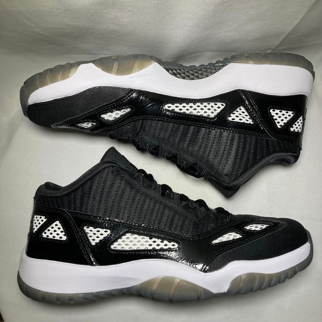 未使用級 Nike Air Jordan 11 Retro Low IE