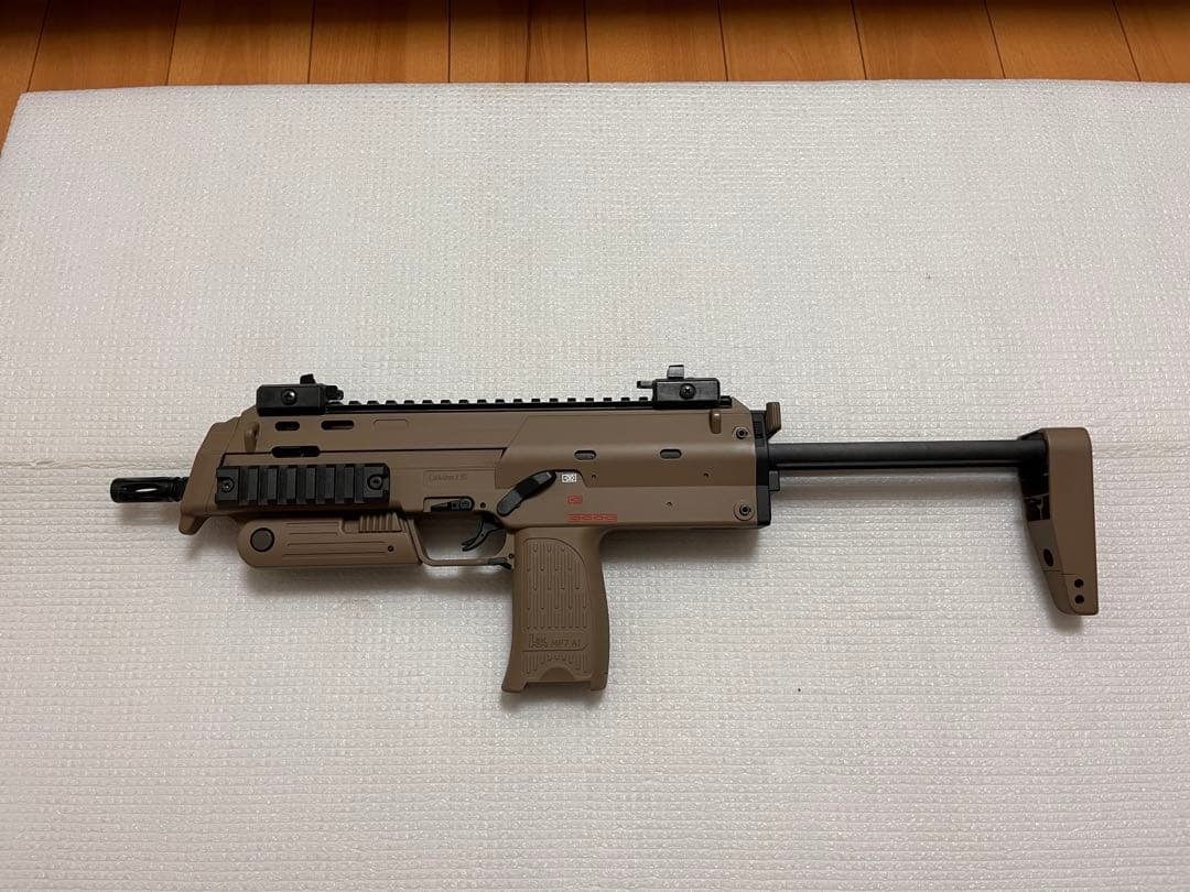 東京マルイ MP7A1 ガスブローバック　TANカラー