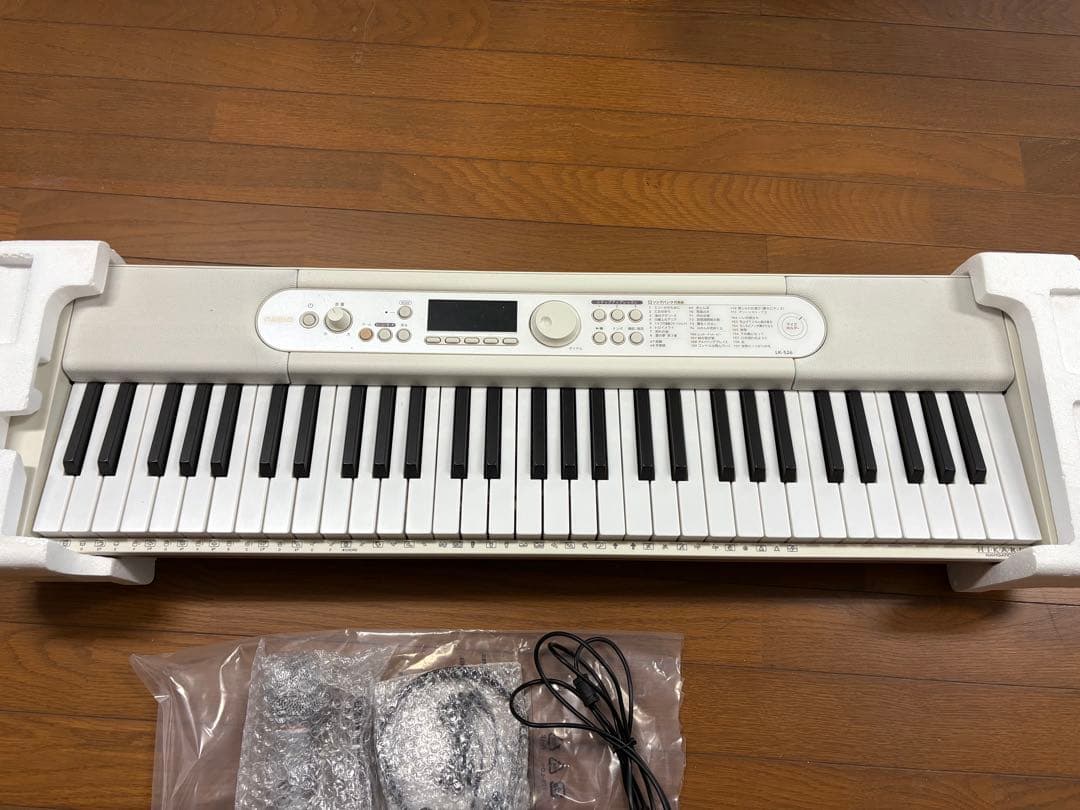 CASIO 電子ピアノ LK-526 2022年製