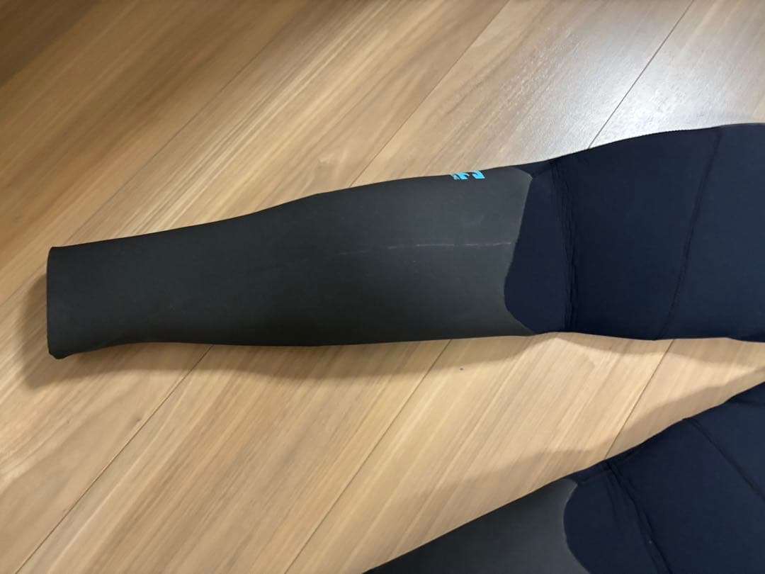 ★美品・日本製★お洒落　ビラボン　セミドライ　ウエットスーツ　サーフィン