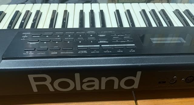 Roland XP-10 シンセ 通電OK ケース付