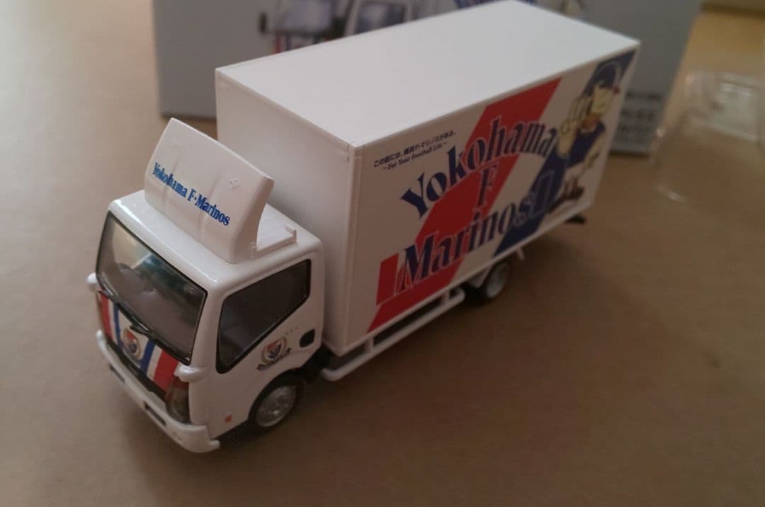 TOMYTEC 日産アトラス Yokohama F. Marinos