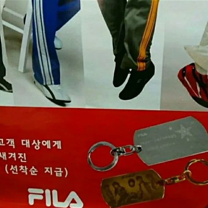 東方神起 韓国 FILA キャンペーン当選品 ゴールドフォトキーホルダー
