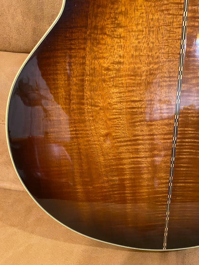 世界に36本だけのGIBSON J200 KOA MONTANA SPECIAL