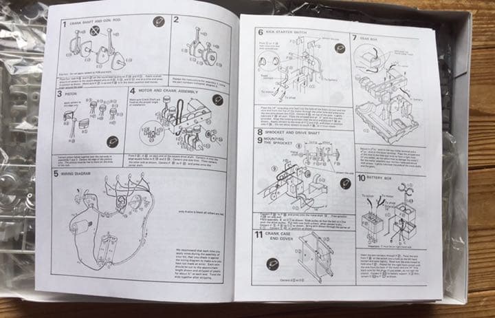 オートバイ・バイク HONDA 750 FOUR CYLINDER ENGINE 1/3