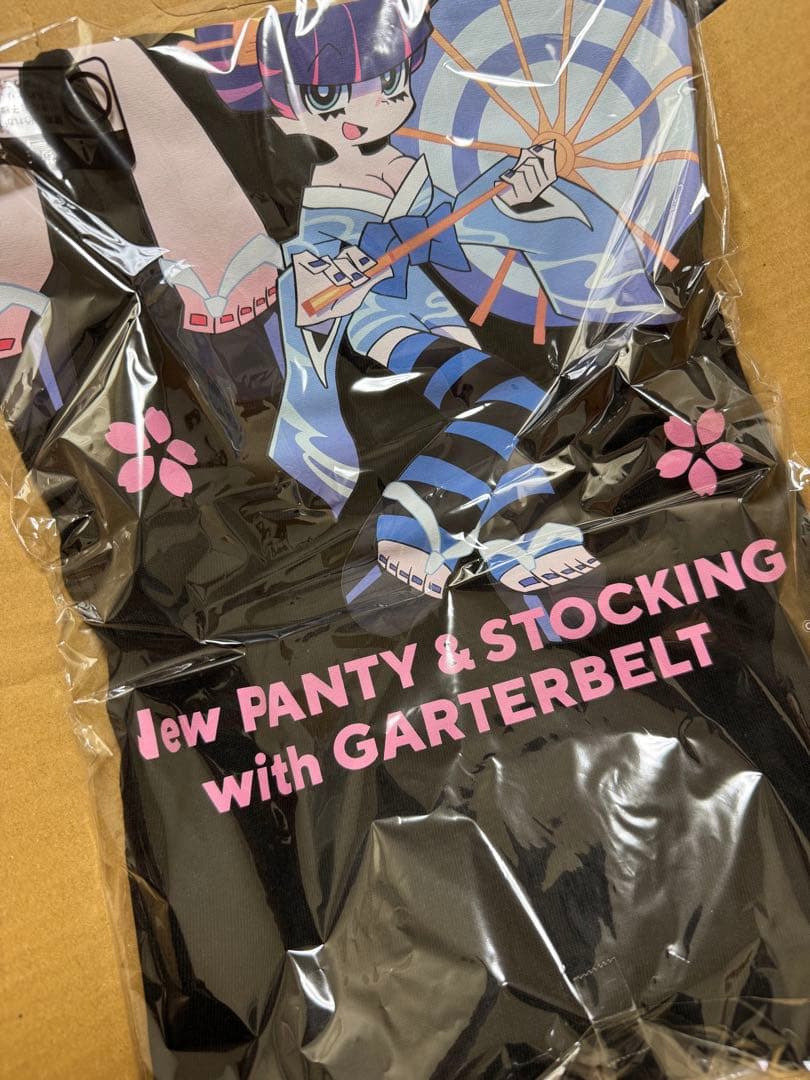 NEW PANTY ＆ STOCKING Tシャツ
