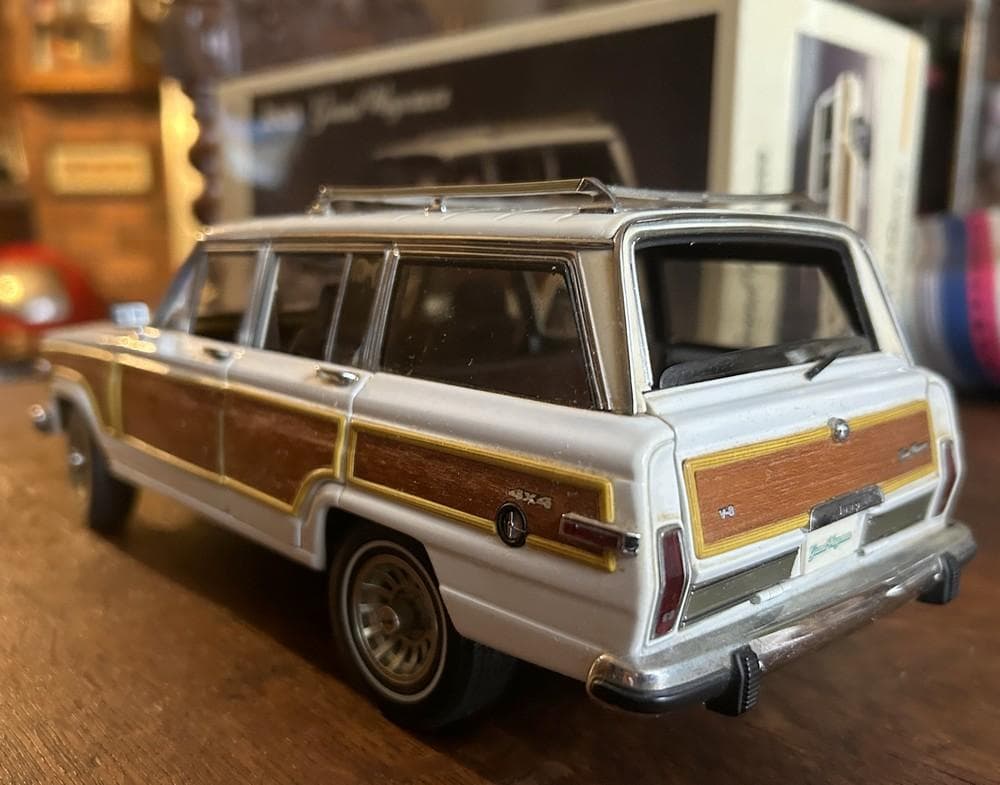 ★JEEP GRAND WAGONEER AUTOart(オートアート)1/18