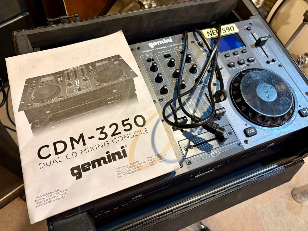 CDJプレーヤー CDM3250 専用ケース付き