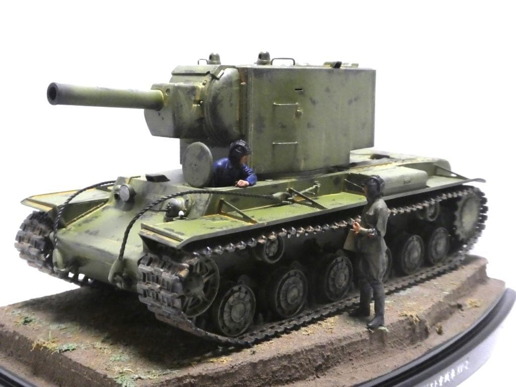 タミヤ 1/35 ソビエト重戦車 KV-2 完成品
