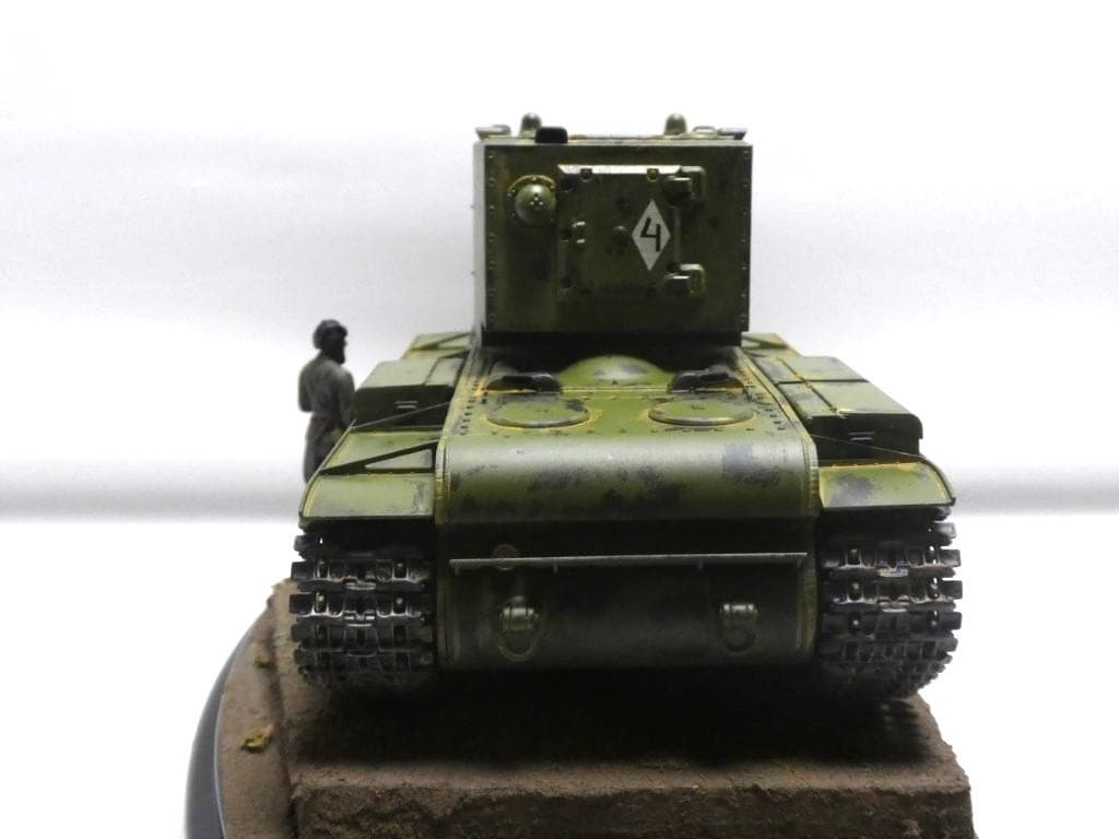 タミヤ 1/35 ソビエト重戦車 KV-2 完成品