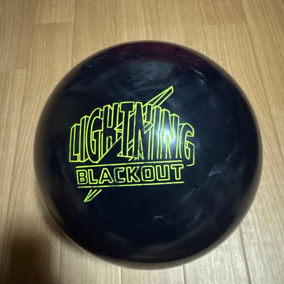 hideLIGHTNING BLACKOUT ボウリングボール 15ポンド