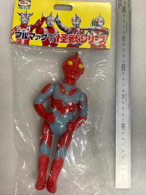 レアカラー！　帰ってきたウルトラマン　赤色　ブルマァク　ソフビ