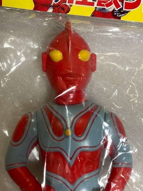 珍色カラー！　帰ってきたウルトラマン　赤色　ブルマァク　ソフビ