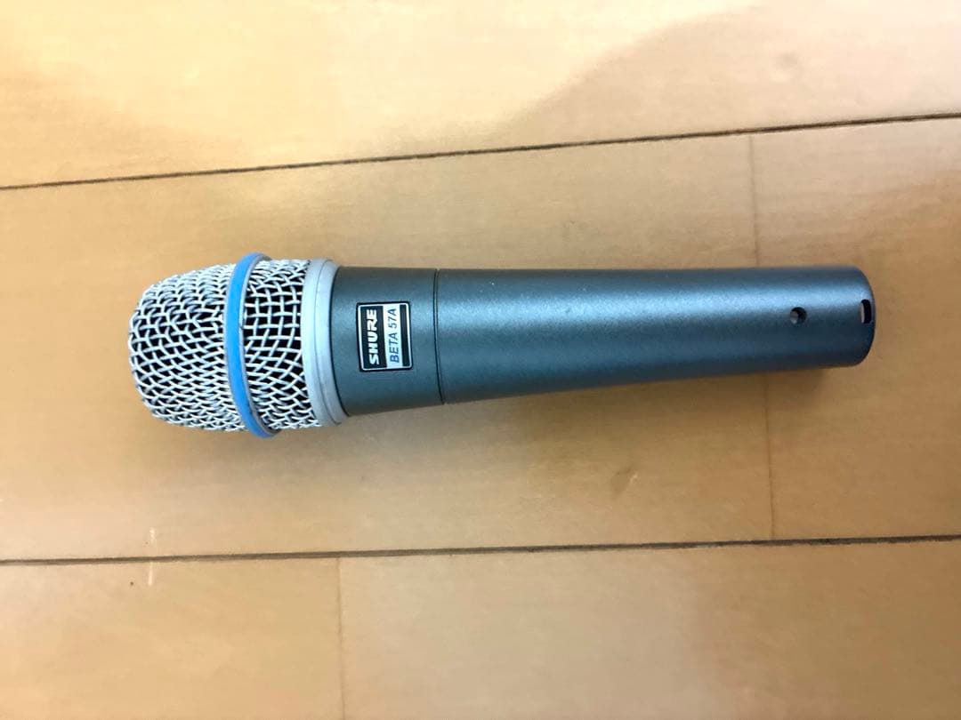 SHURE BETA 57A ダイナミックマイク　マイクフォルダー　ケース付き