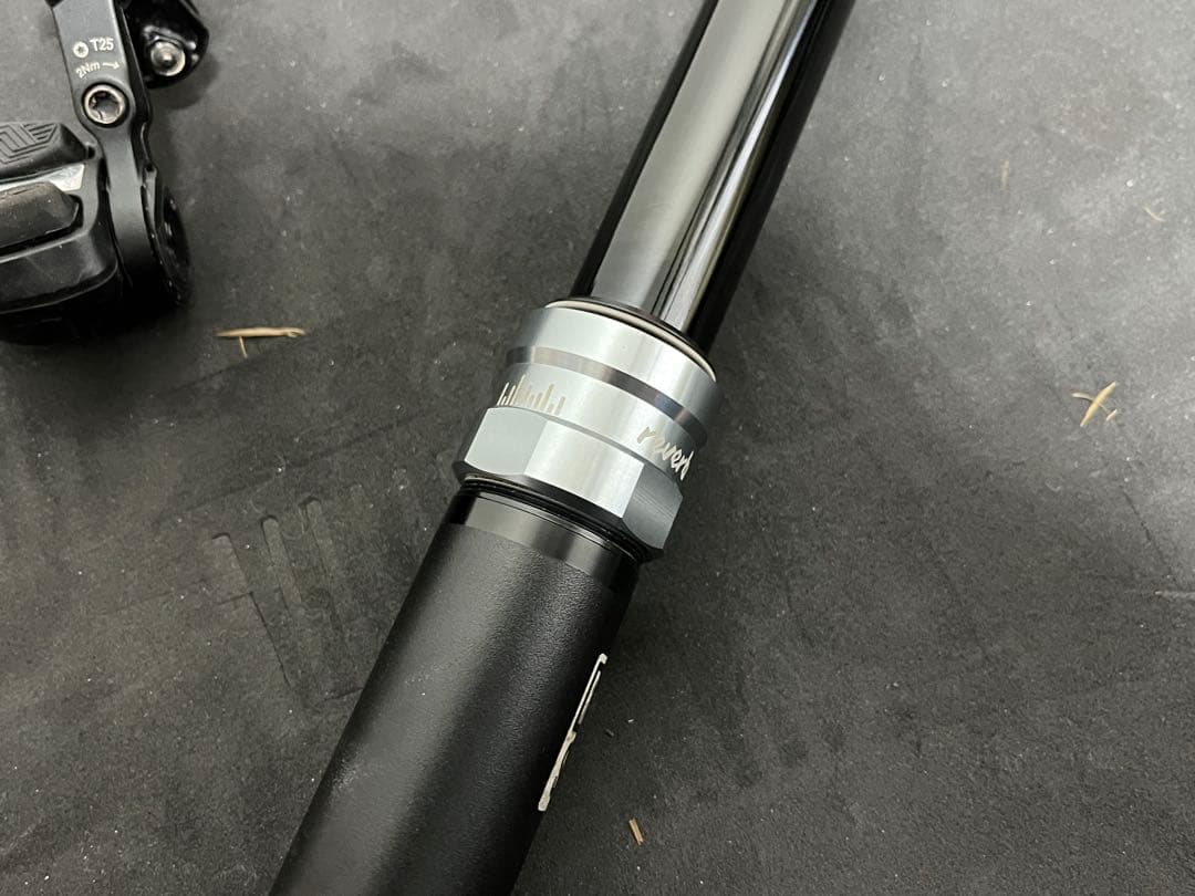 RockShox reverb AXS電動ドロッパー シートポスト 170mm