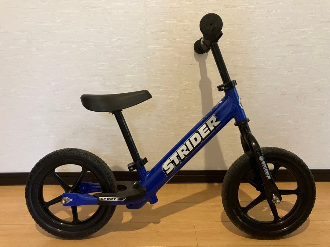 STRIDER 12インチバランスバイク スポーツモデル 青