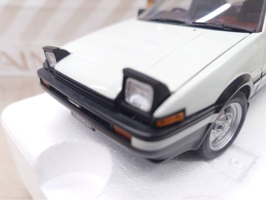 ぐうー レア　オートアート1/18ミニカー トヨタ スプリンタートレノ
