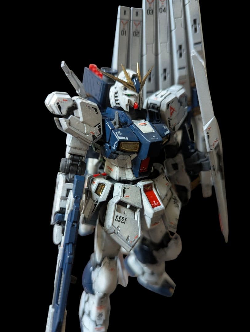 ​【完成品】RG 1/144 νガンダム（ガンプラ）