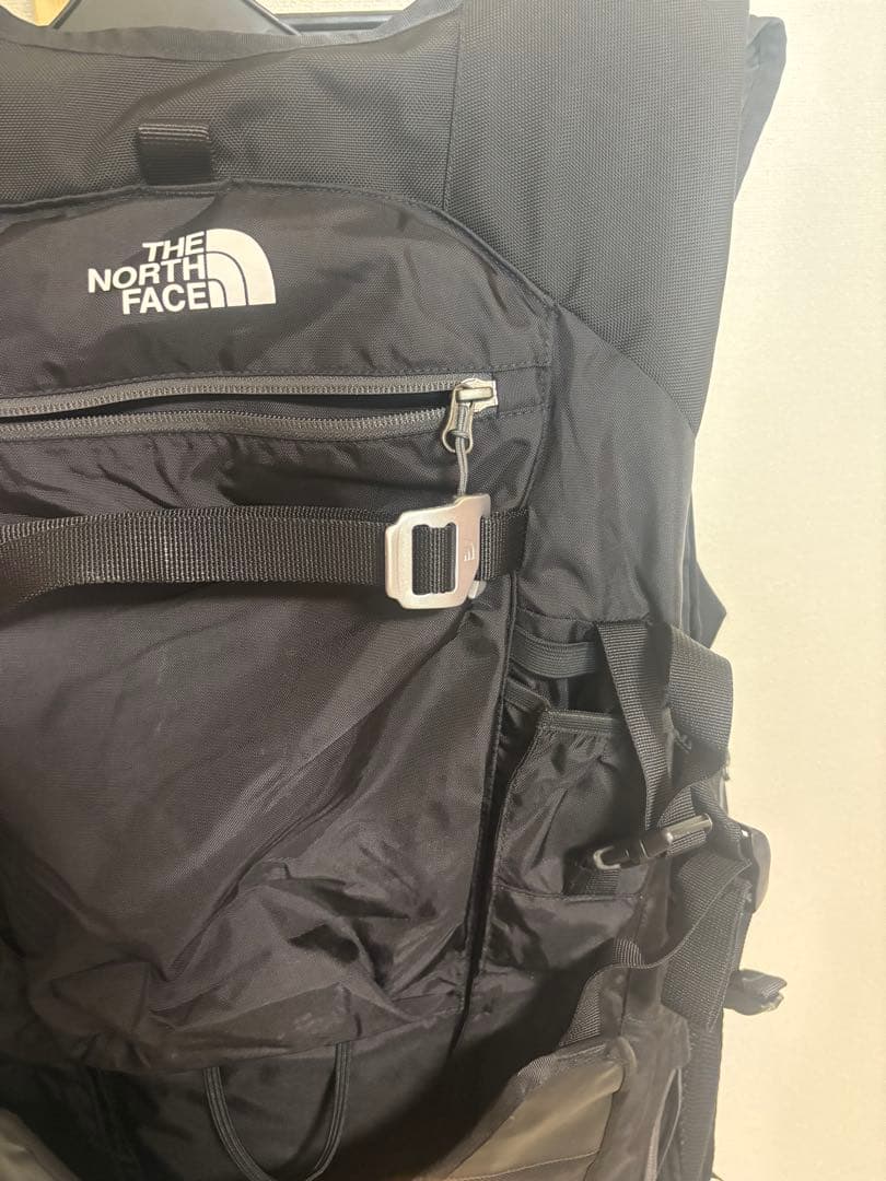 貴重なMサイズ•ノースフェイス・パウダーガイドベスト・重さ1.1kg