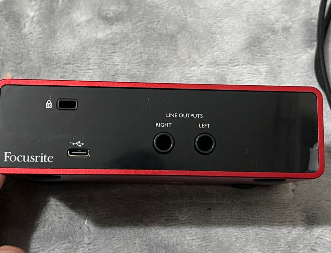 Focusrite Scarlett オーディオインターフェース