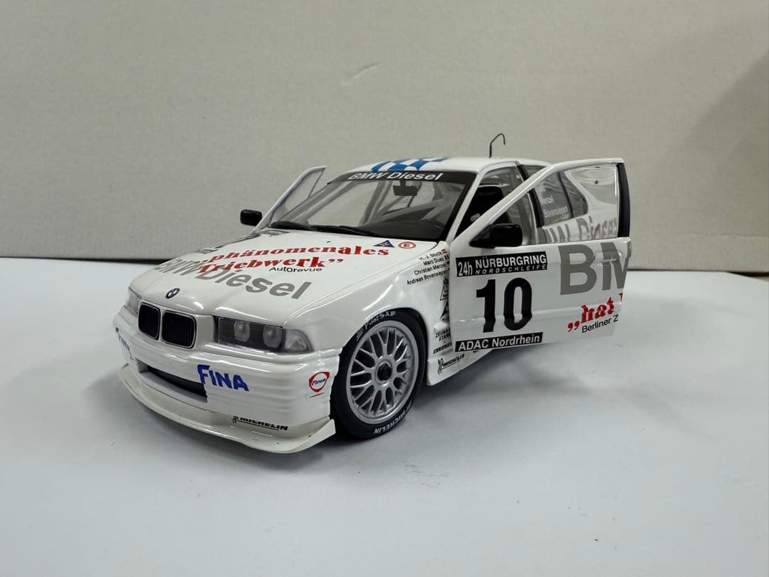 激レア！！ E36 320d 1:18 ミニカー