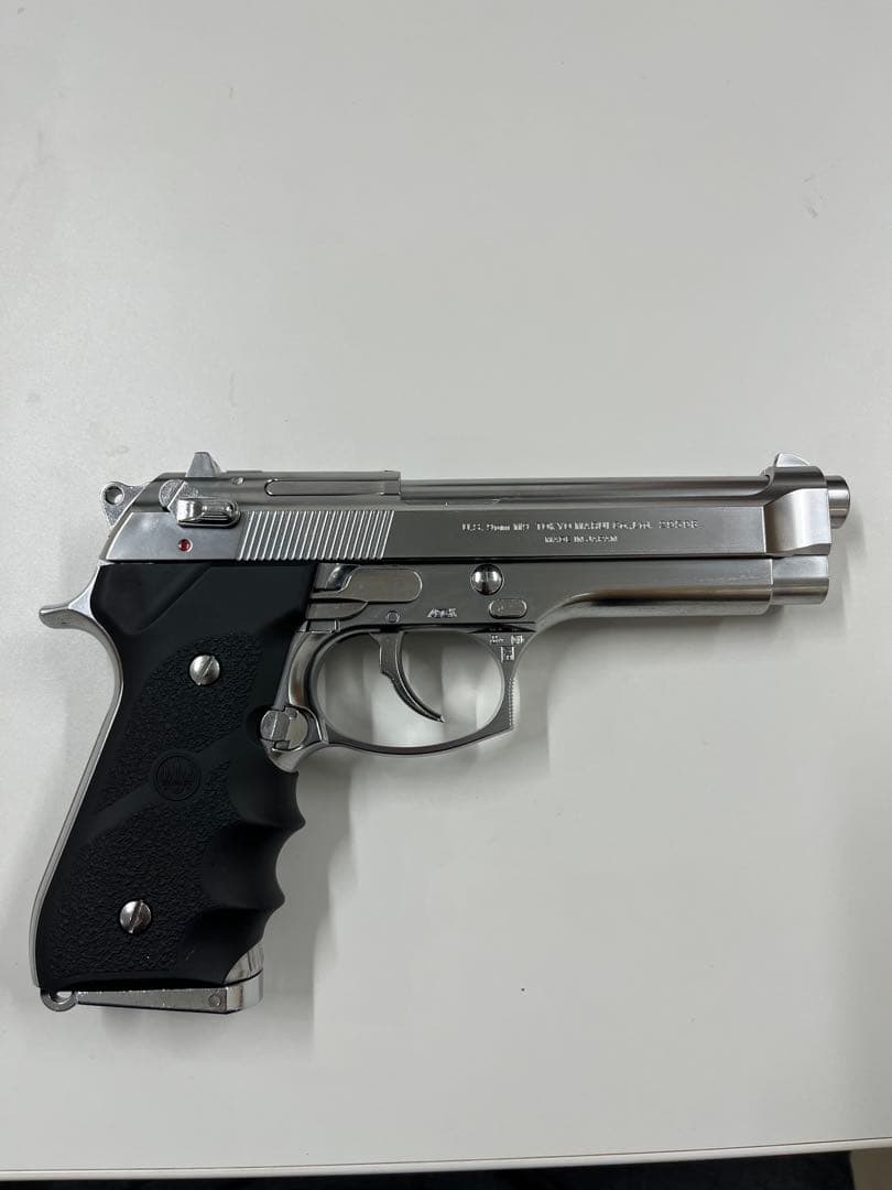 M92F クロームステンレス　ガスガン