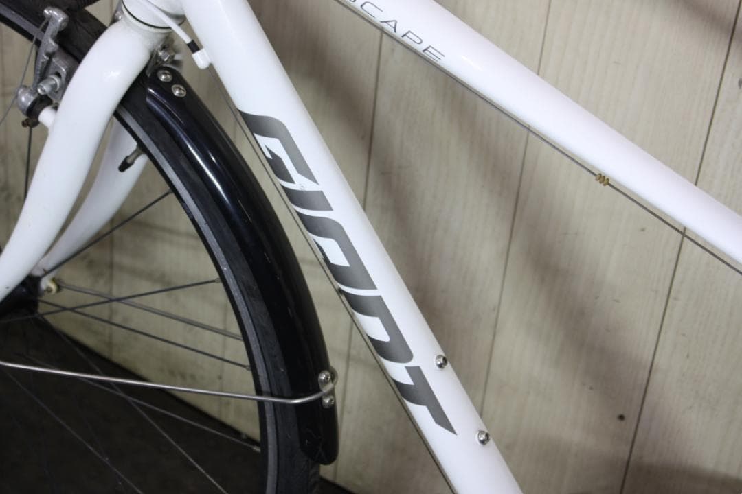 GIANT ESCAPE R3 700C アルミ 24速 470mm 白色クロス