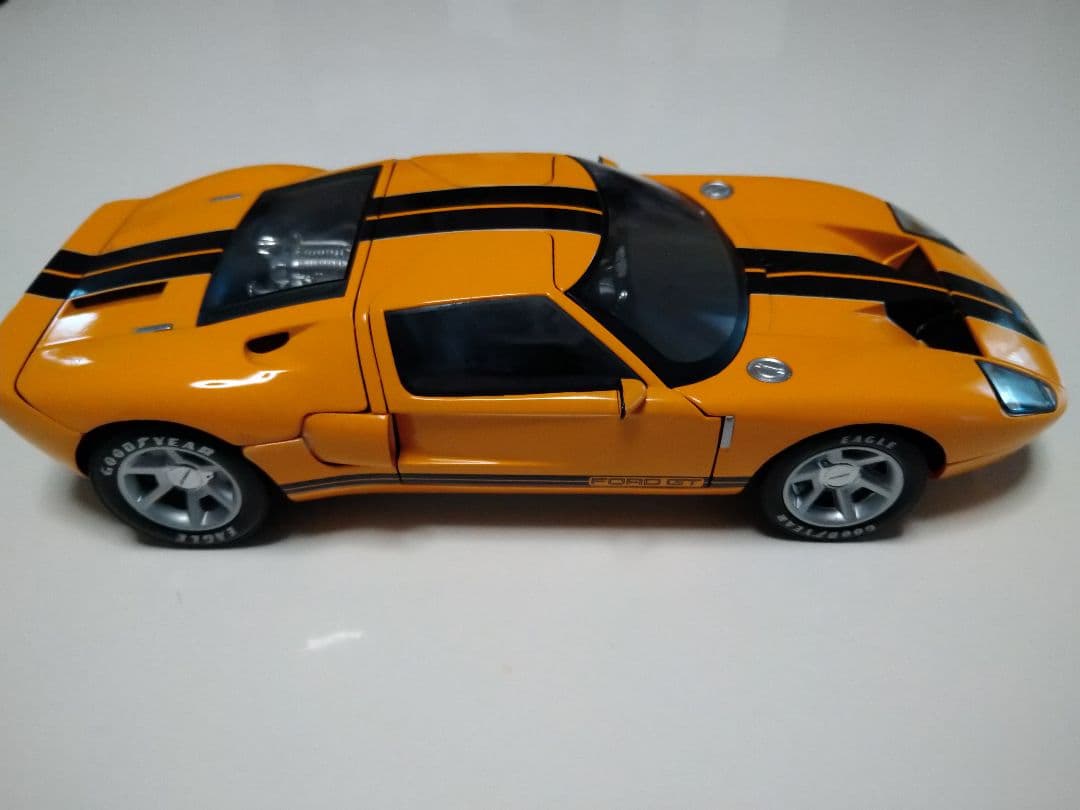 車　ダイキャストミニカー　1/18　フォードＧＴ　ＢＥＡＮＴＡＬＫ　Ｇ.Ｐ