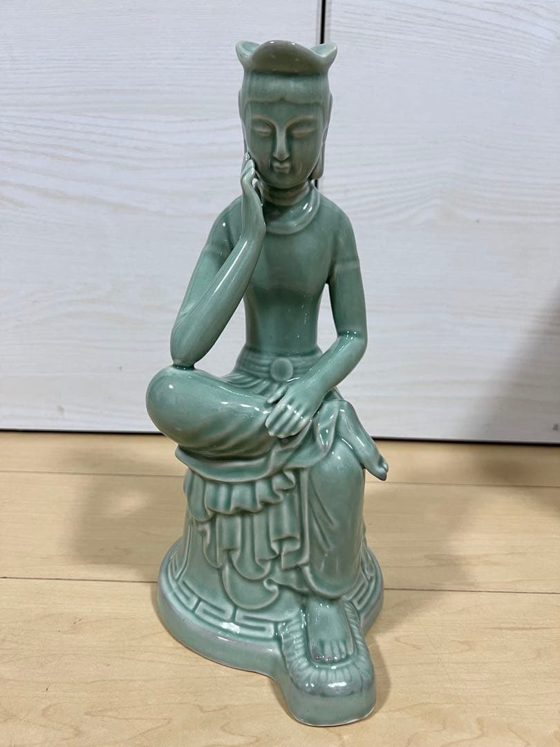 【美品】高麗青磁 半跏思惟像 はんかしゅいぞう 木箱付 仏像 美術品 骨董品