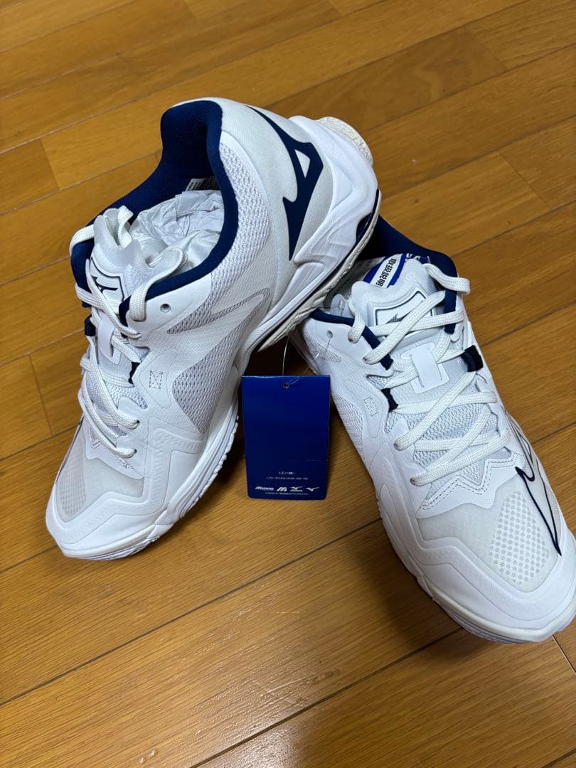 新品　Mizuno Wave Lightning Z8 26.0cm