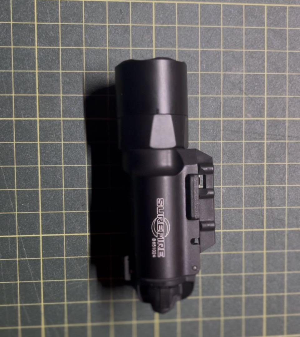 SureFire 実物ライト x300ウルトラ u-a 1000lm