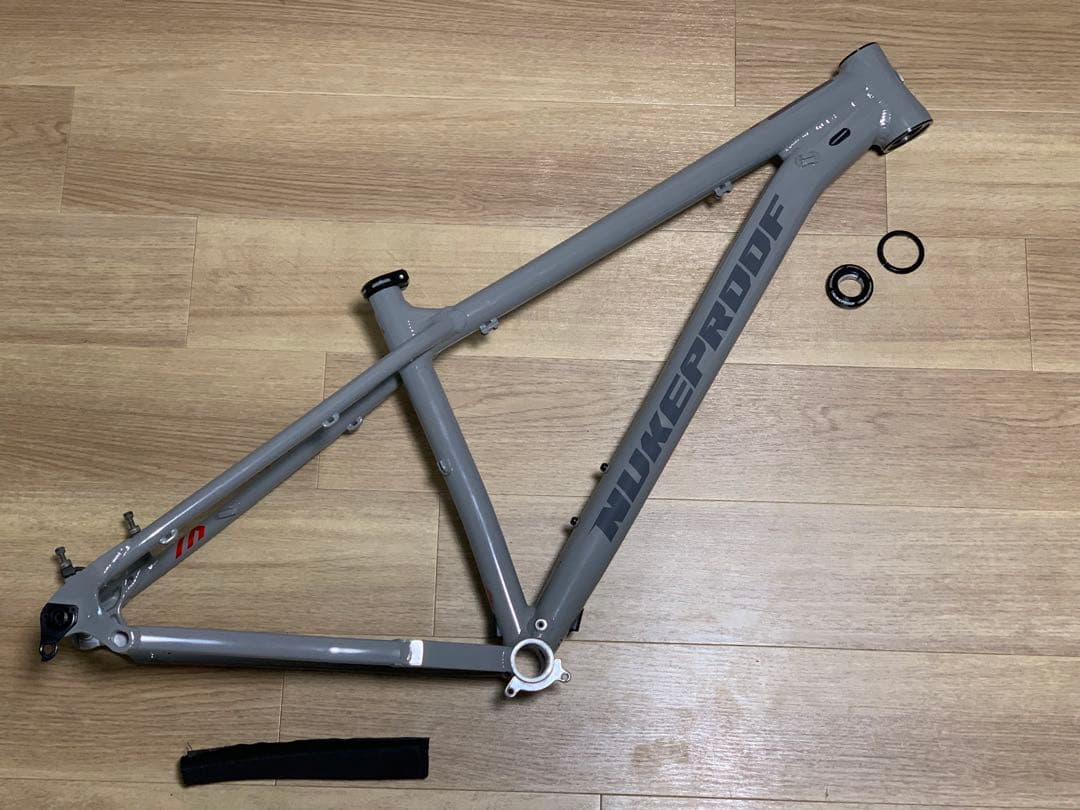NUKEPROOF SCOUT290 フレーム　Mサイズ　中古