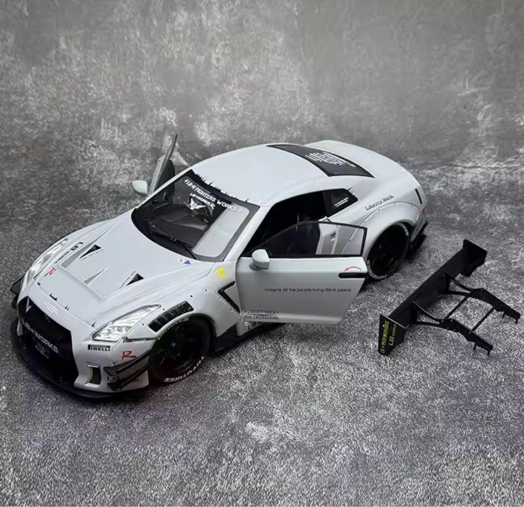 SOLID LBWK Nissan スカイラインGT-R （フィギュア付き）