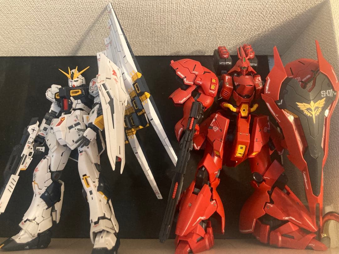 RG νガンダム & RG サザビー　完成品セット