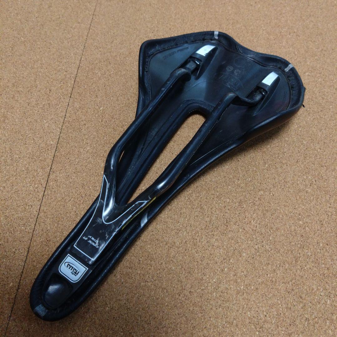 Selle Italia SLR ブラックサドル