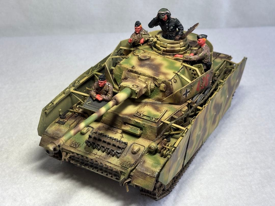 １／３５ドイツ軍４号戦車プラモデル完成品