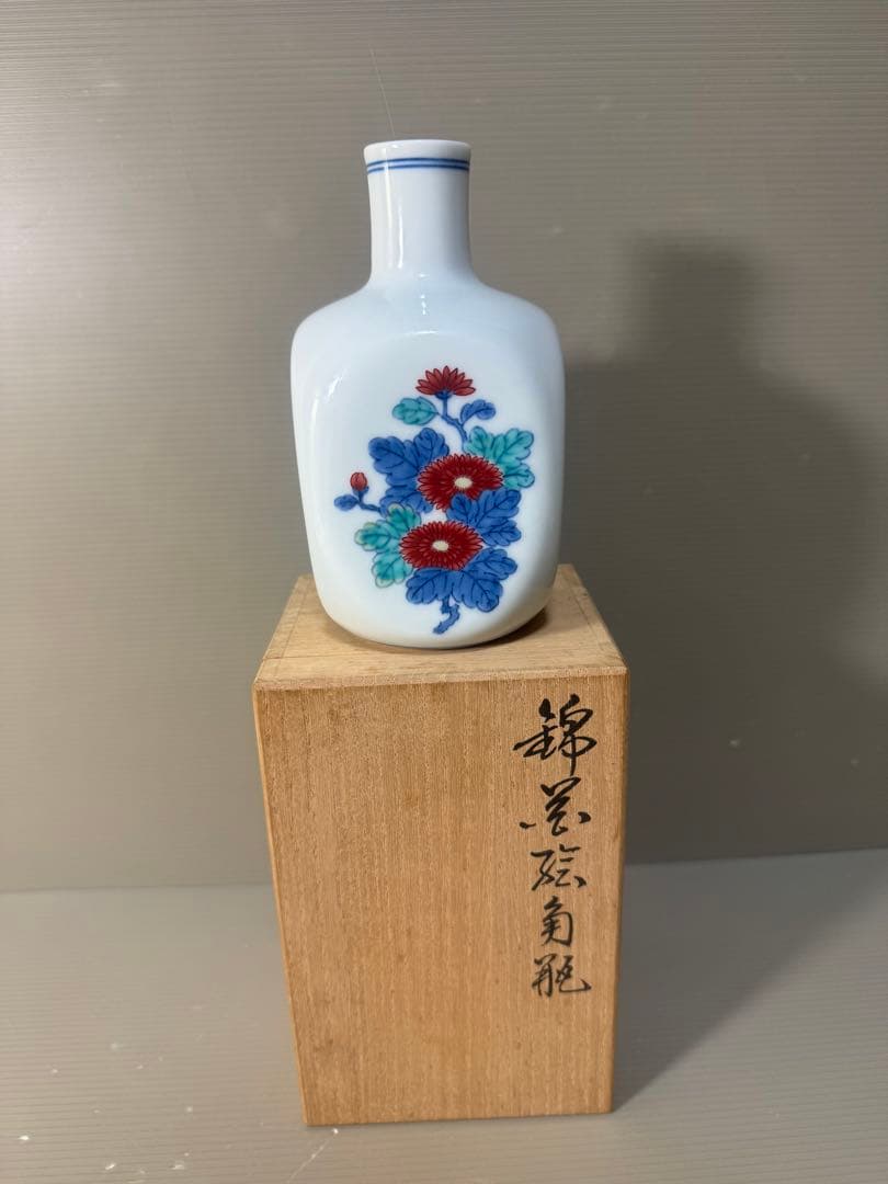 2505 十三代今泉今右衛門　錦花絵角瓶　花瓶　花入　壺　箱付き　未使用