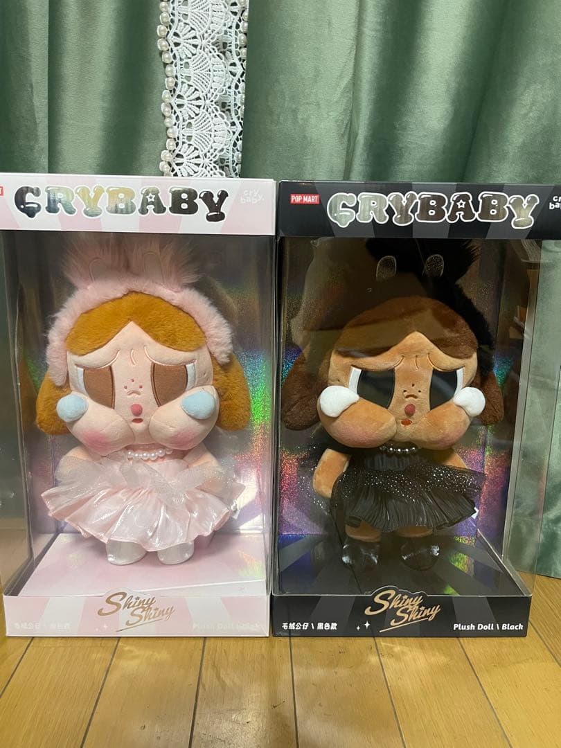 【全新、未開封】Crybaby ぬいぐるみ ピンクと黒のセット