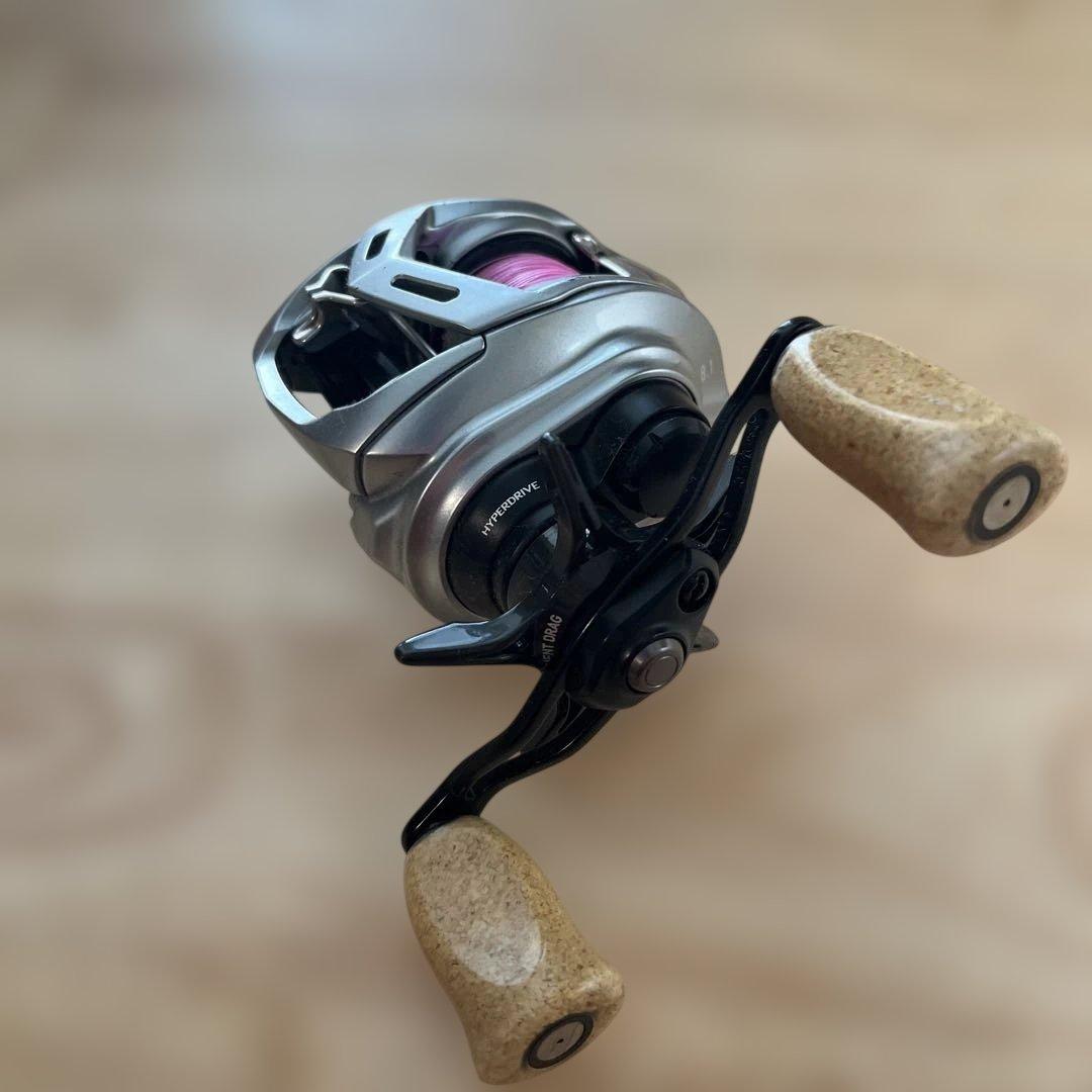 Daiwa アルファスSVTW 800XHL（ハンドルノブカスタム）