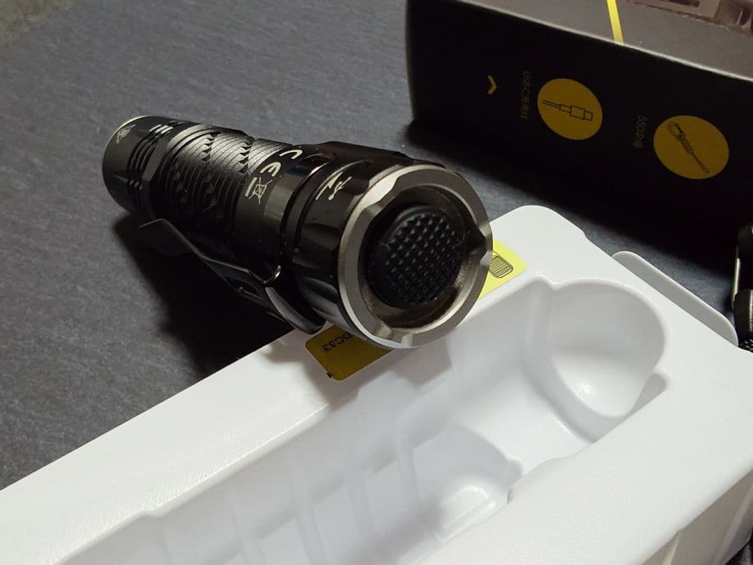 NITECORE EDC33 懐中電灯 4000ルーメン