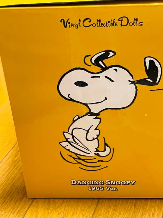 新品　美品　スヌーピーフィギュアDANCNG SNOOPY 1965 ver