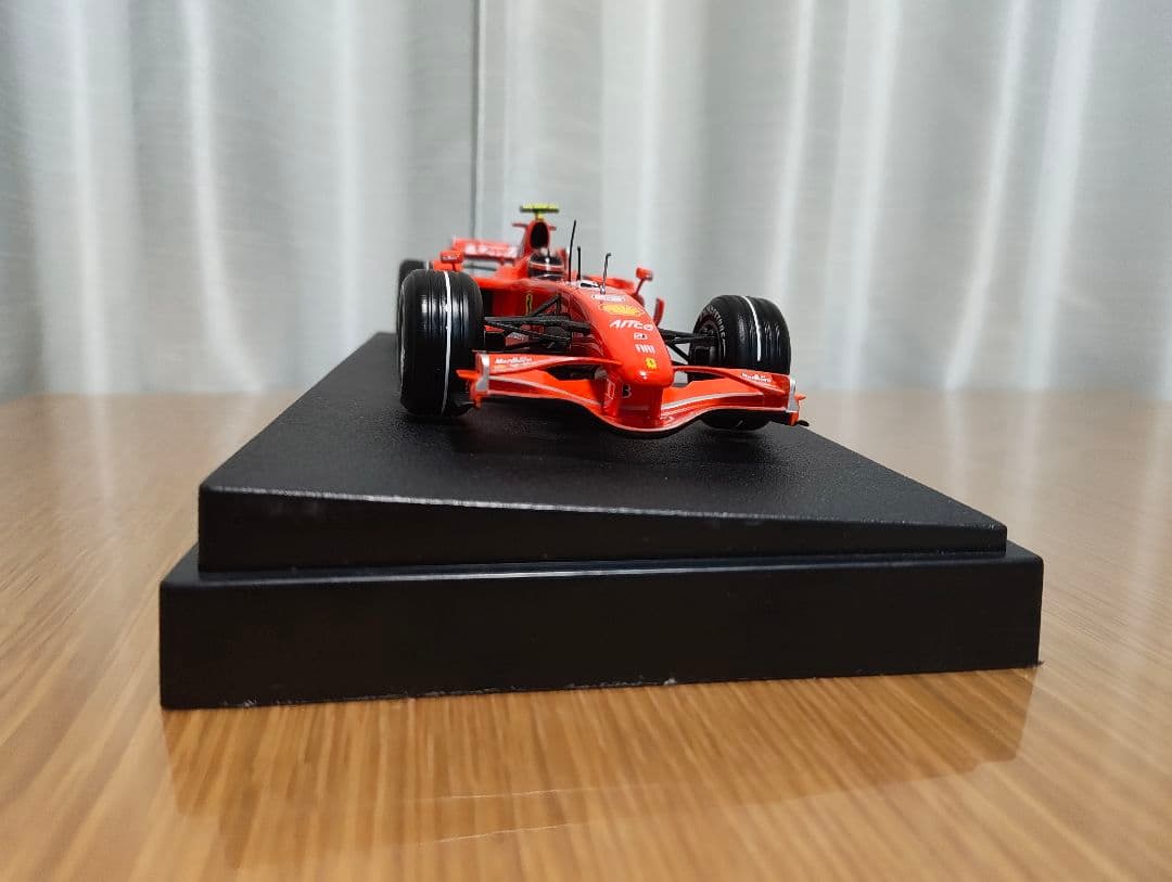 ミニカー Hot Wheels F2007 Kimi Raikkonen 1/18